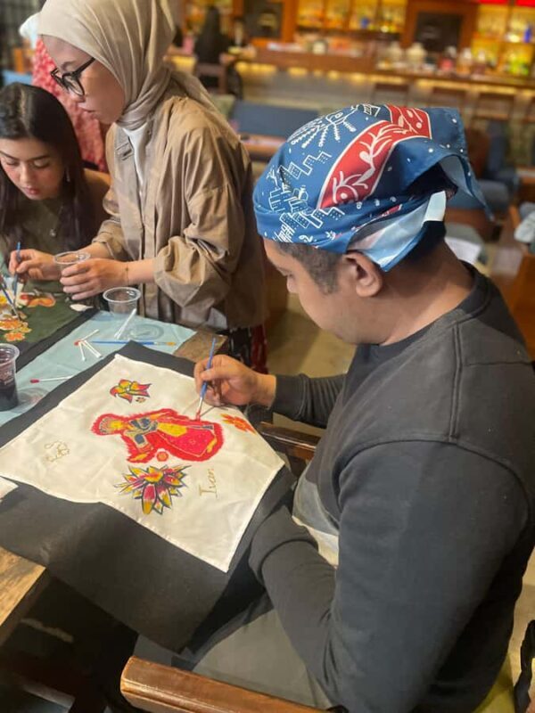 Jakarta: City Tour and Batik Workshop with Lunch - Who Should Consider This Tour?