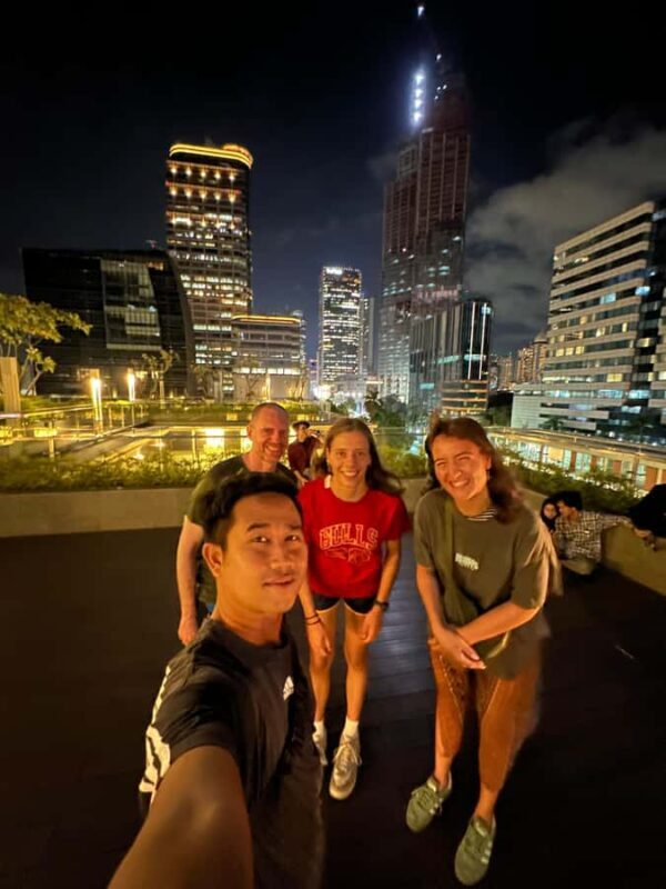 Jakarta Evening City Tour with Food Tasting - Key Points