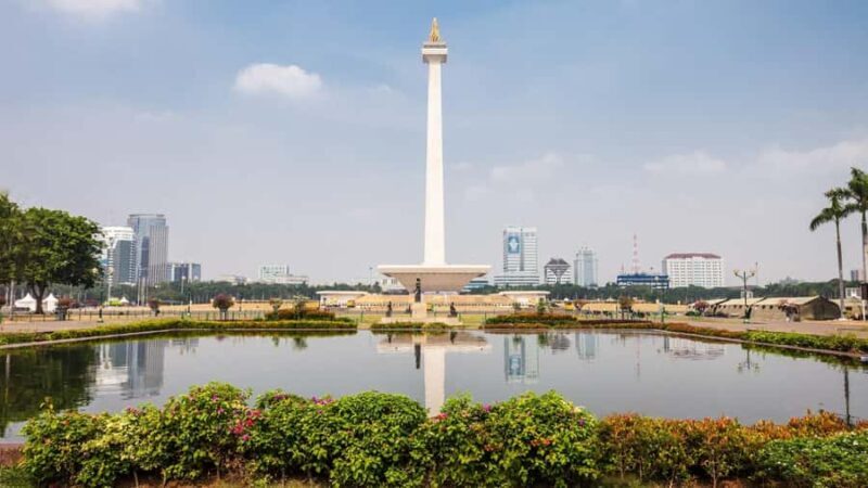 Jakarta: Guided Instagram Tour of Monas - Key Points