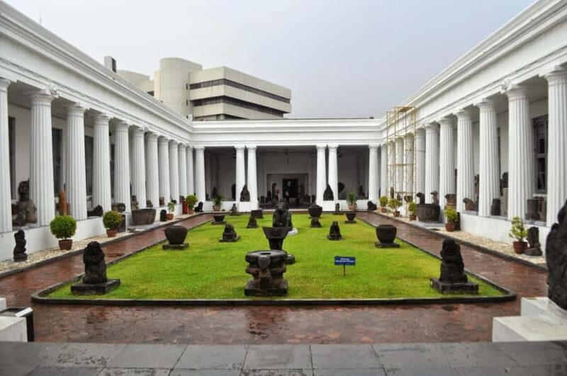 JAKARTA : MAKE YOUR CUSTOMIZED DAY TOURS WITH CAR DRIVER - Why Choose a Custom Jakarta Day Tour?