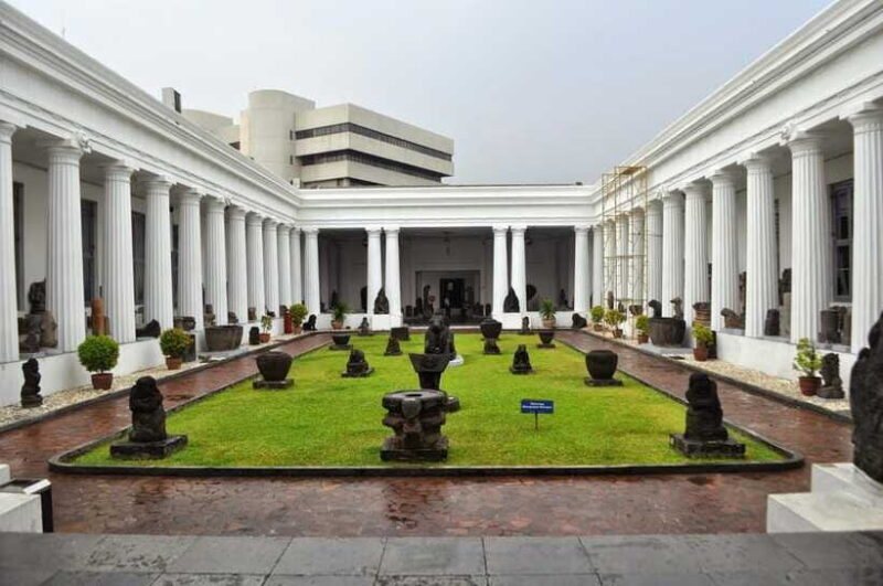 JAKARTA : MAKE YOUR CUSTOMIZED DAY TOURS WITH CAR DRIVER - Cost and Value