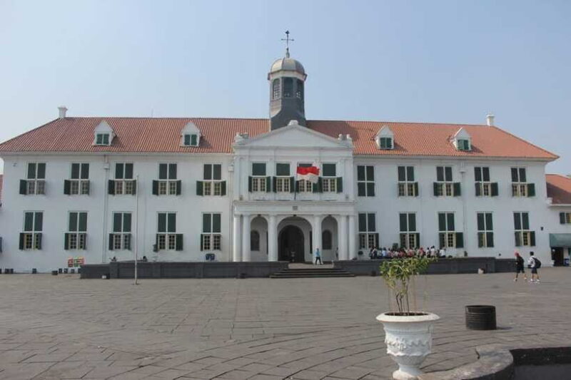 JAKARTA : MAKE YOUR CUSTOMIZED DAY TOURS WITH CAR DRIVER - FAQs