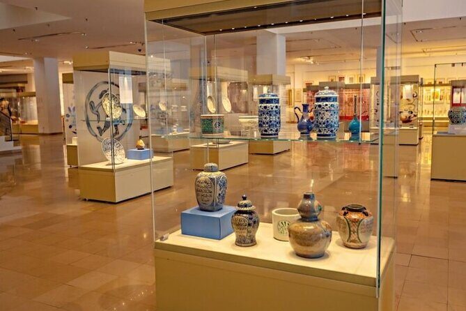 Jakarta: Miniature Park, National Museum & Traditional House Tour - Who Should Take This Tour?