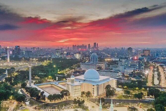 Jakarta Night Tour with Dinner at Café or Food street - Key Points