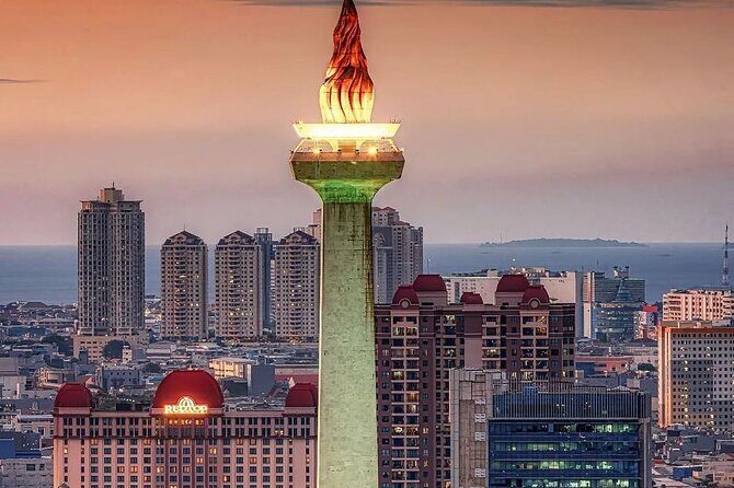 Jakarta Night Tour with Dinner at Café or Food street - Authenticity and Value