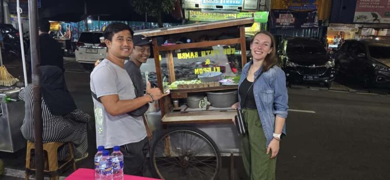 Jakarta: Night Walking Tour with Snacks and Dinner - FAQ