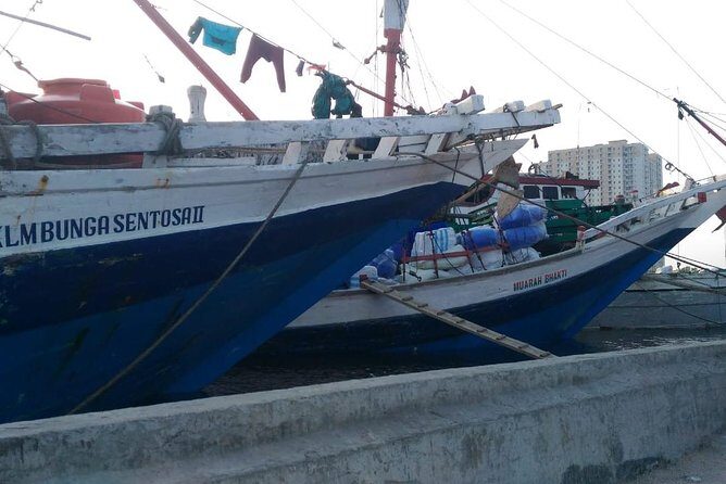 Jakarta Private City Tour with Obama School visit - Starting at Sunda Kelapa Harbor