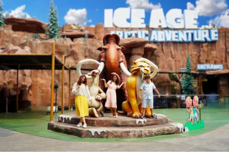 Jakarta: Sea World, Dunia Fantasi, and Ancol Dreamland Tour - Thrills at Dunia Fantasi