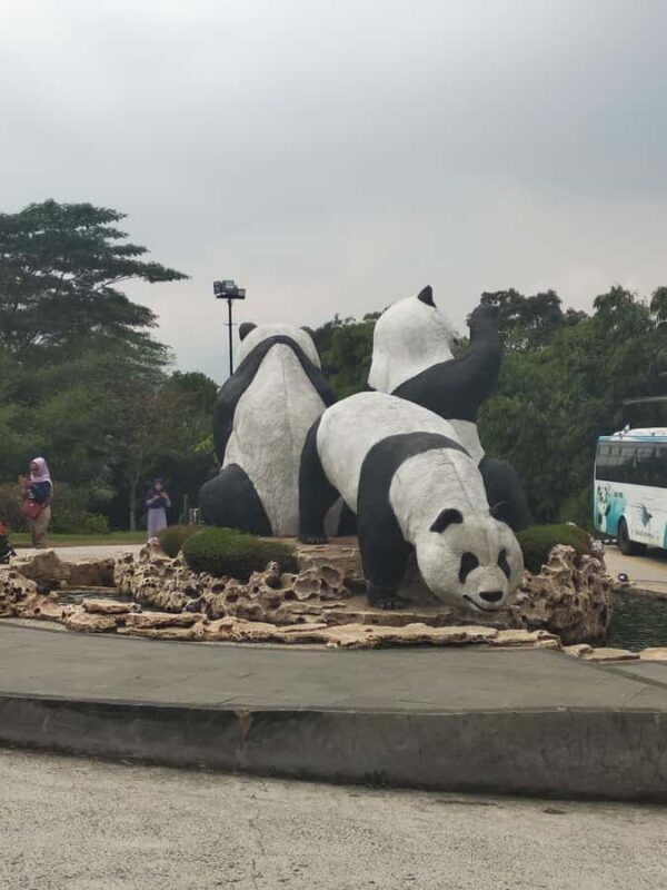 Jakarta : Taman Safari, Panda Palace, and Waterfall - Real Reviews Weigh In