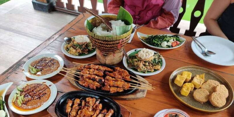 Jakarta: Volcano, Tea/Rice Fields, Hot Spring, Local Food - An Honest Look at What to Expect