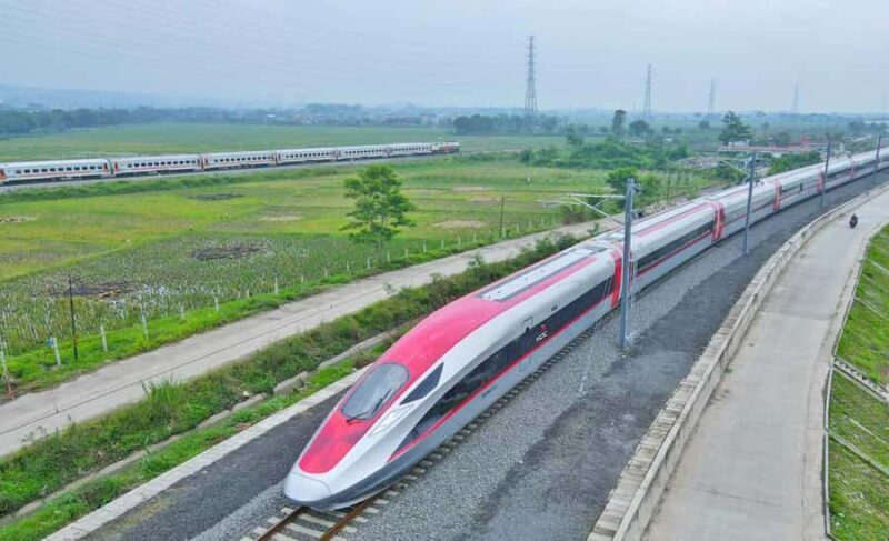 Jakarta: White Crater, Tea Plantation By fast Train - Key Points