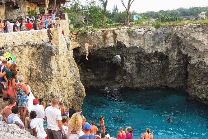 Jamaica Negril Beach & Ricks Cafe from Montego Bay or Falmouth - Who Should Consider This Tour?