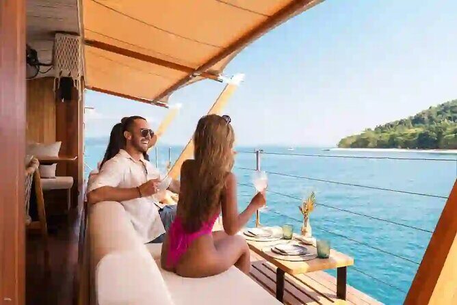 James Bond 7 Island & Excusive Yona Floating Party 3 Day 2 Night - The Yona Floating Beach Club: An Exclusive Highlight