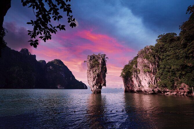 James Bond Twilight Sea Canoe and Glowing Plankton from Phuket - Key Points
