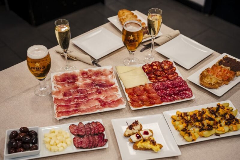 Jamón Iberico Tasting Experience with Cava Sagrada Familia - Key Points