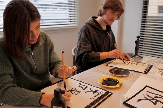 Japanese Calligraphy and Tea Ceremony Class in Osaka - Key Points
