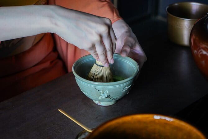 Japanese Tea Ceremony & Japanese-Style Lunch Served by Airline - Key Points