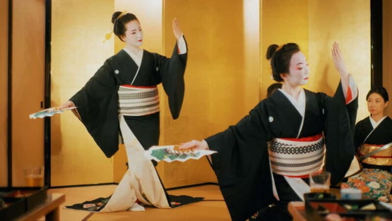Japanese Traditional Entertainment Experience in Tokyo - An In-Depth Look at the Experience