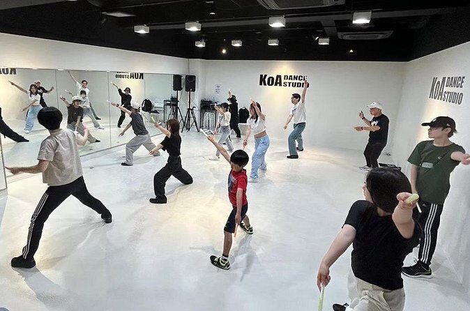 Japanese Wotagei Workshop in Tokyo Learn from a Champion - The Review Highlights: What Travelers Say