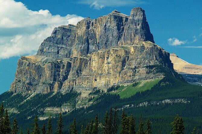 Jasper Day Tour to Columbia Icefields Lakes from Calgary to Banff - Who Is This Tour Best Suited For?