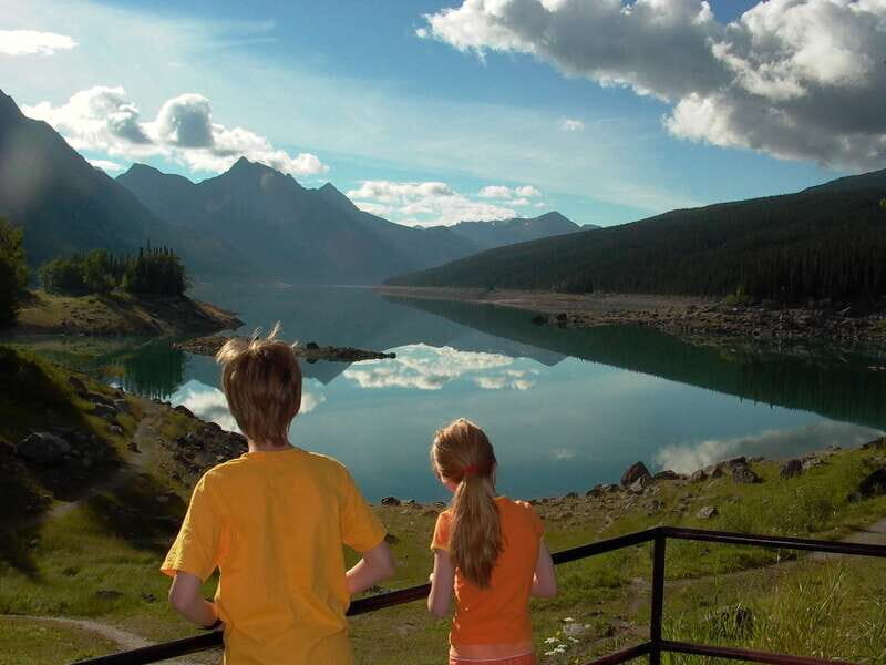 Jasper: Maligne Valley Wildlife & Spirit Island Cruise - The Underground Caves and Karst System