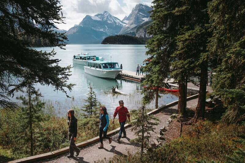 Jasper: Sightseeing Tour with Maligne Lake Cruise - Key Points