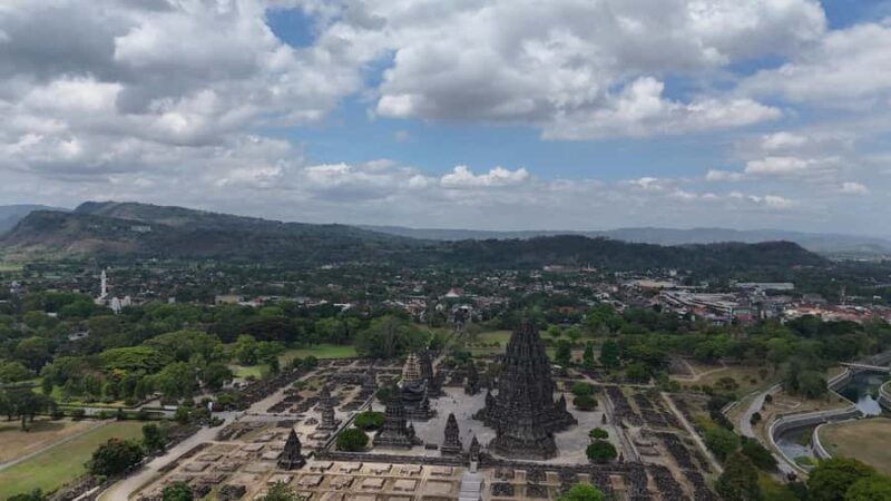 "Java Highlights: Yogyakarta to Bromo & Ijen Volcanoes" - What Makes This Tour Stand Out?