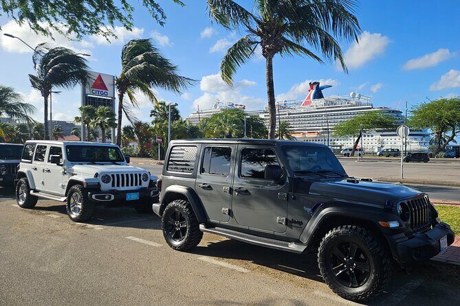 Jeep Wrangler 4 Door HardTop Rental in Aruba - Key Points