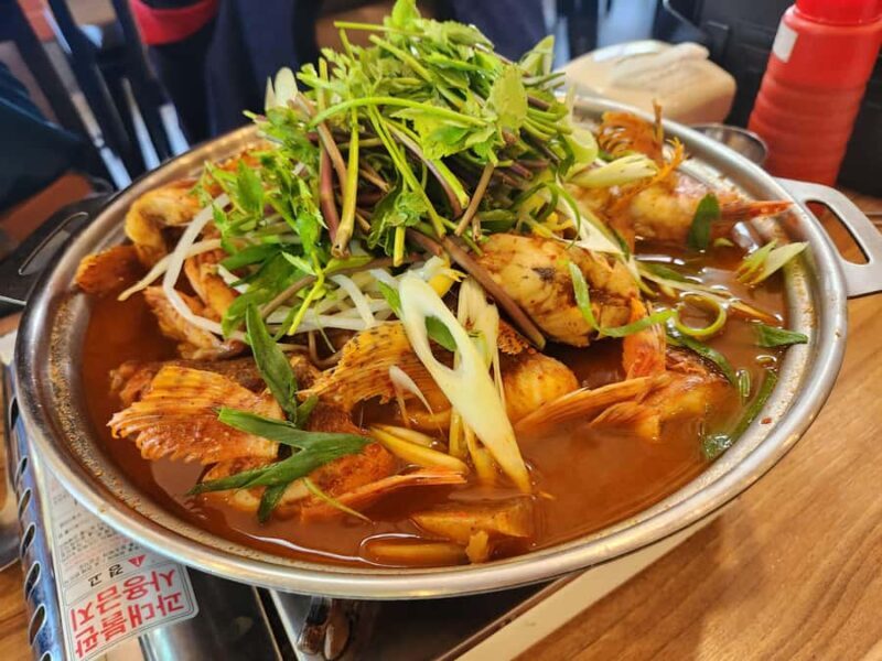 Jeju: Hidden Gems Sea Boat Fishing Tour with Lunch - Key Points