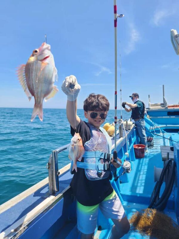 Jeju: Hidden Gems Sea Boat Fishing Tour with Lunch - Authenticity and Value