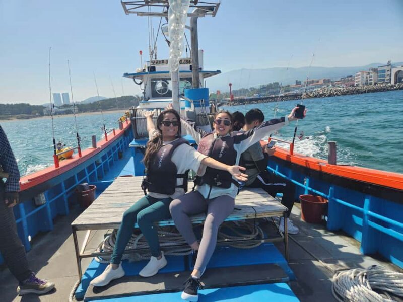 Jeju: Hidden Gems Sea Boat Fishing Tour with Lunch - Who Should Consider This Tour?