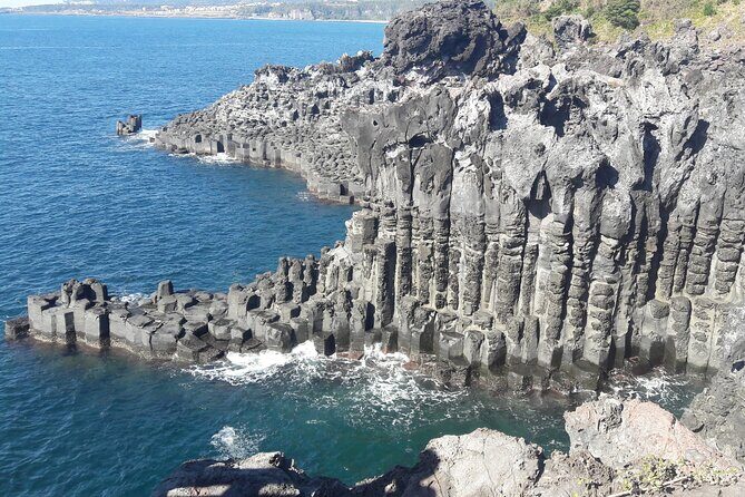 Jeju Island private taxi tour-waterfalls & Oedolgae & Jusangjeoli - An In-Depth Look at the Itinerary