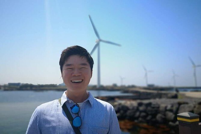 Jeju island: Van tour with a guide who the most loves JEJU - Key Points