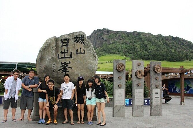 Jeju Private Day Tour- Seongsan Ilchulbong & Haenyeo performance - Key Points