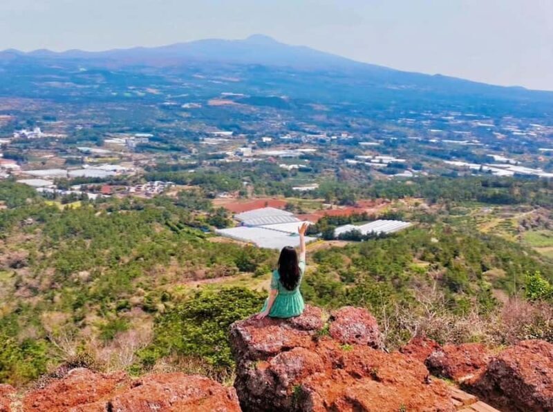 Jeju: Sunrise Small Volcano Hike (3 Hours, Pick-up) - Why This Tour Works