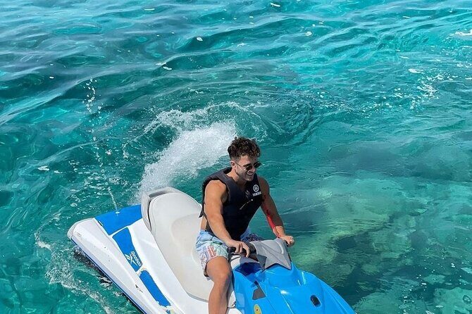 Jet Ski/ Parasailig Water Activity in Montego Bay Jamaica. - Key Points