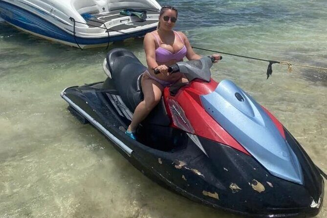 Jet Ski/ Parasailig Water Activity in Montego Bay Jamaica. - An Exciting Introduction to Montego Bay’s Waters