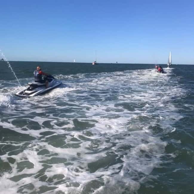 Jet-ski Tour 1 hour île de Ré - The Instructor and Guided Experience