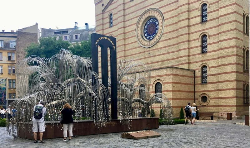 Jewish Heritage Walk: Synagogues, Shoes, Secrets & Flódni - Discover Budapests Jewish Heritage with a Thoughtful Walk