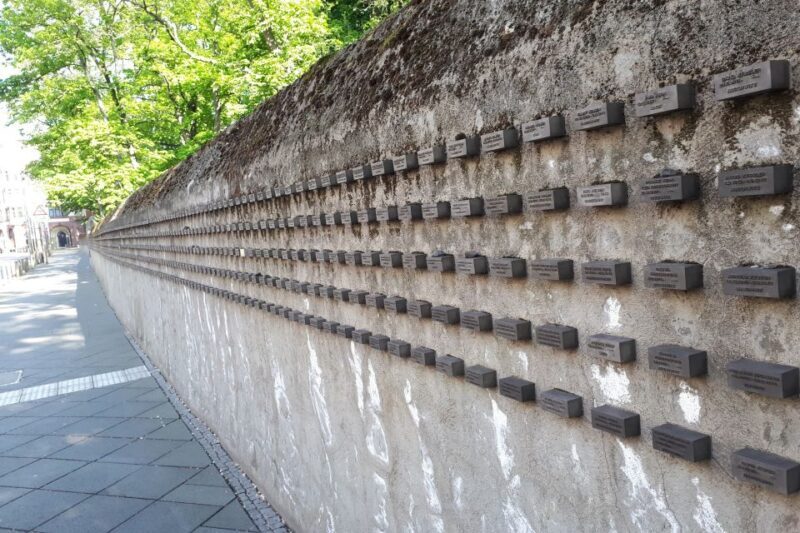 Jewish Quarter History Walking Tour in Colognes Old Town - Key Points