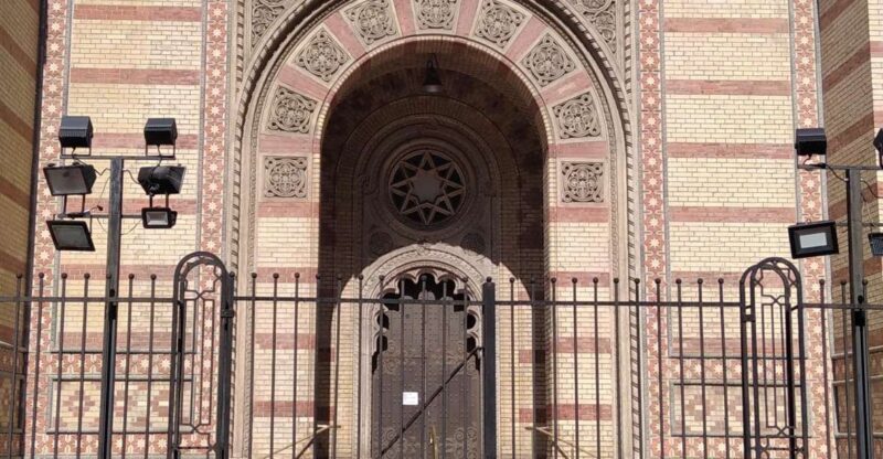 Jewish Quarter & Synagogues with personal stories - Key Points