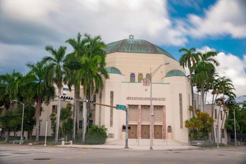 Jewish Sites Miami History Private Guided Walking Tour - The Experience of a Private Tour