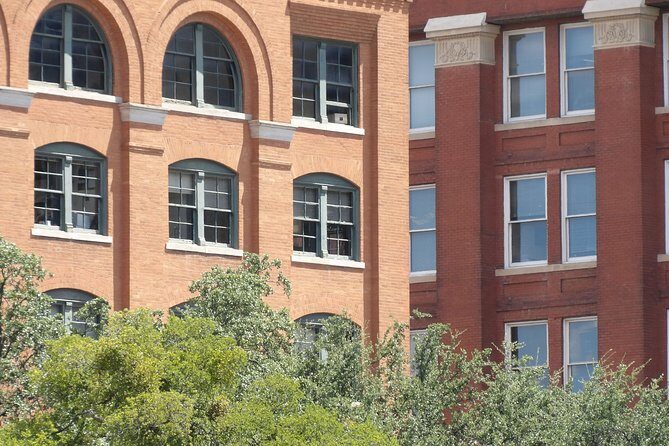 JFK Assassination Tour with JFK Museum and Oswald's Rooming House - Authenticity and Experience: What Travelers Say