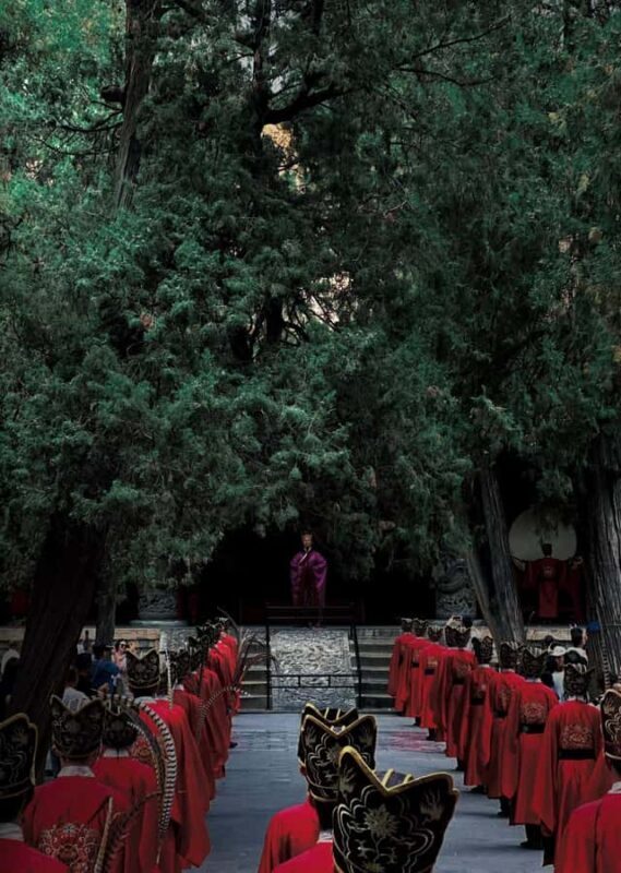 Jinan to Qufu: Confucius Temple, Mansion, Cemetery & Museum - Walking Through the Confucius Cemetery