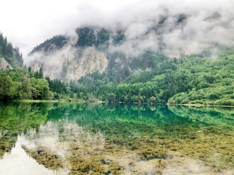 Jiuzhaigou Valley: UNESCO Colorful Lakes & Tibetan Village - Key Points