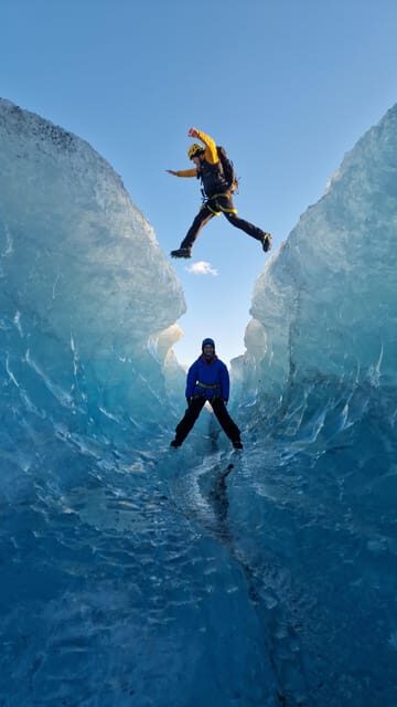 Jökulsárlón: Blue Ice Cave Tour and Glacier Walk - Exploring the Jökulsárlón Blue Ice Cave Tour and Glacier Walk