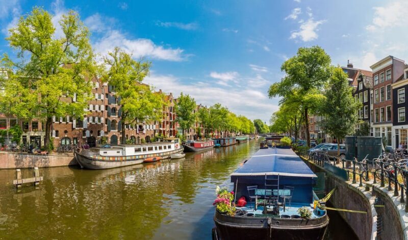 Jordaan, Anne Frank and Leidseplein tour in English - An Introduction to the Tour Experience