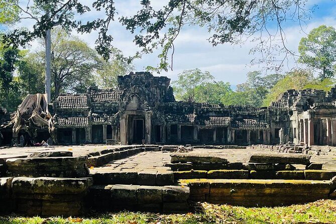 Journey Through Time: Grand Tours with professional photographers - Key Points