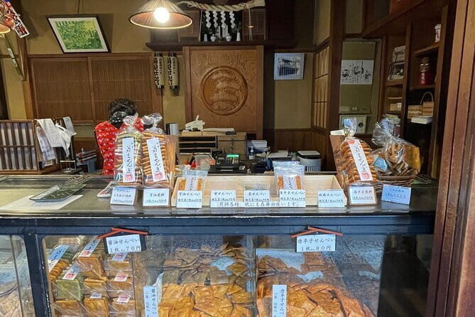 JPN Sweets & Sake Pairing after Old Tokyo Walk w/ a local guide - Key Points