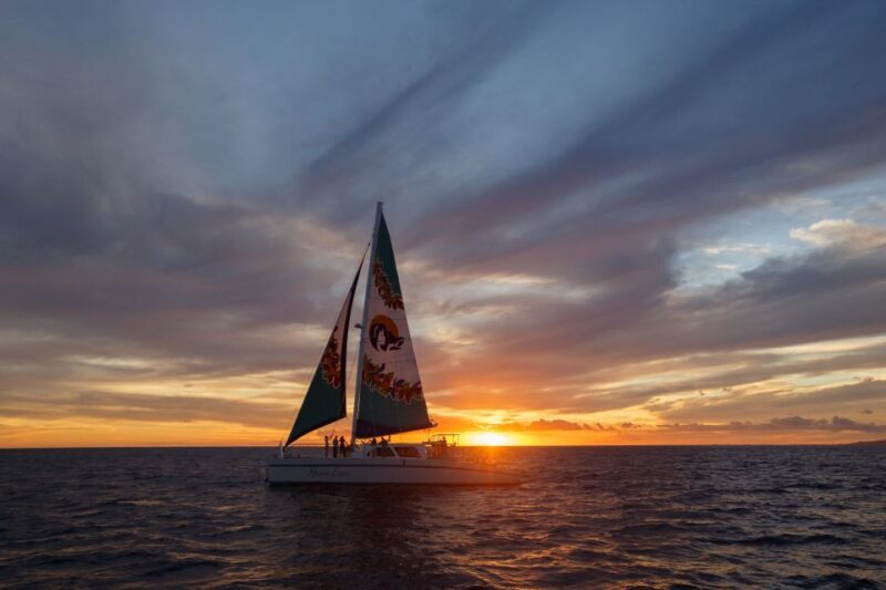 Kailua-Kona: Catamaran Cruise with Huallai Volcano Views - Key Points